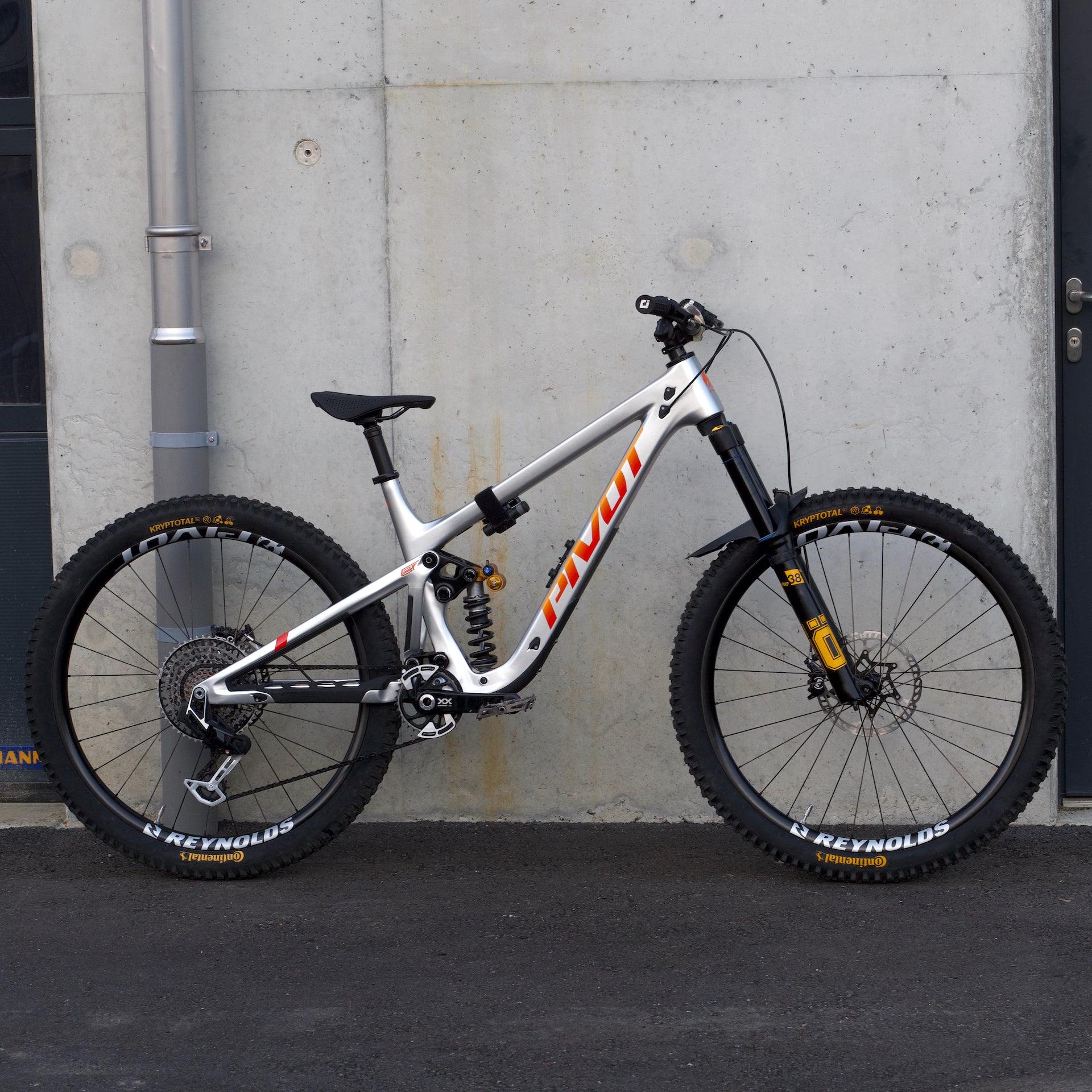 Pivot Firebird full Öhlins – PMB Suspension